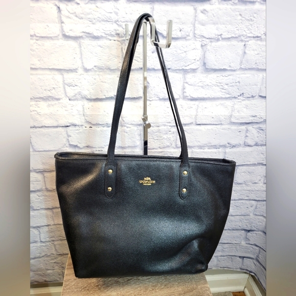 Coach | Bags | Coach Tote Bag Black Cross Grain Leather Inside Pocket ...